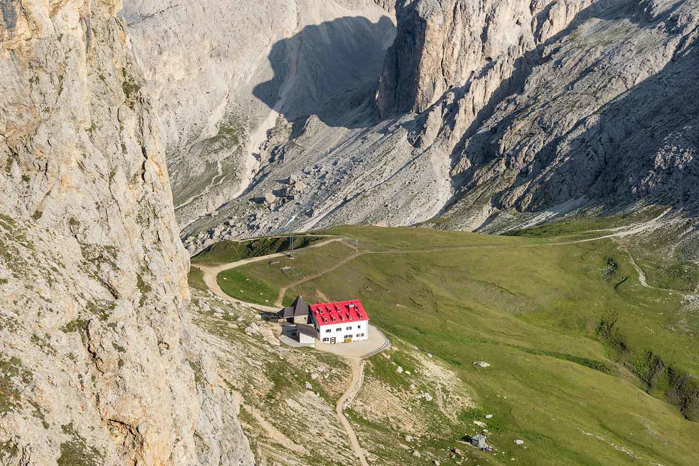 Hiking in Val Duron to Rifugio Alpe di Tires - Powrock